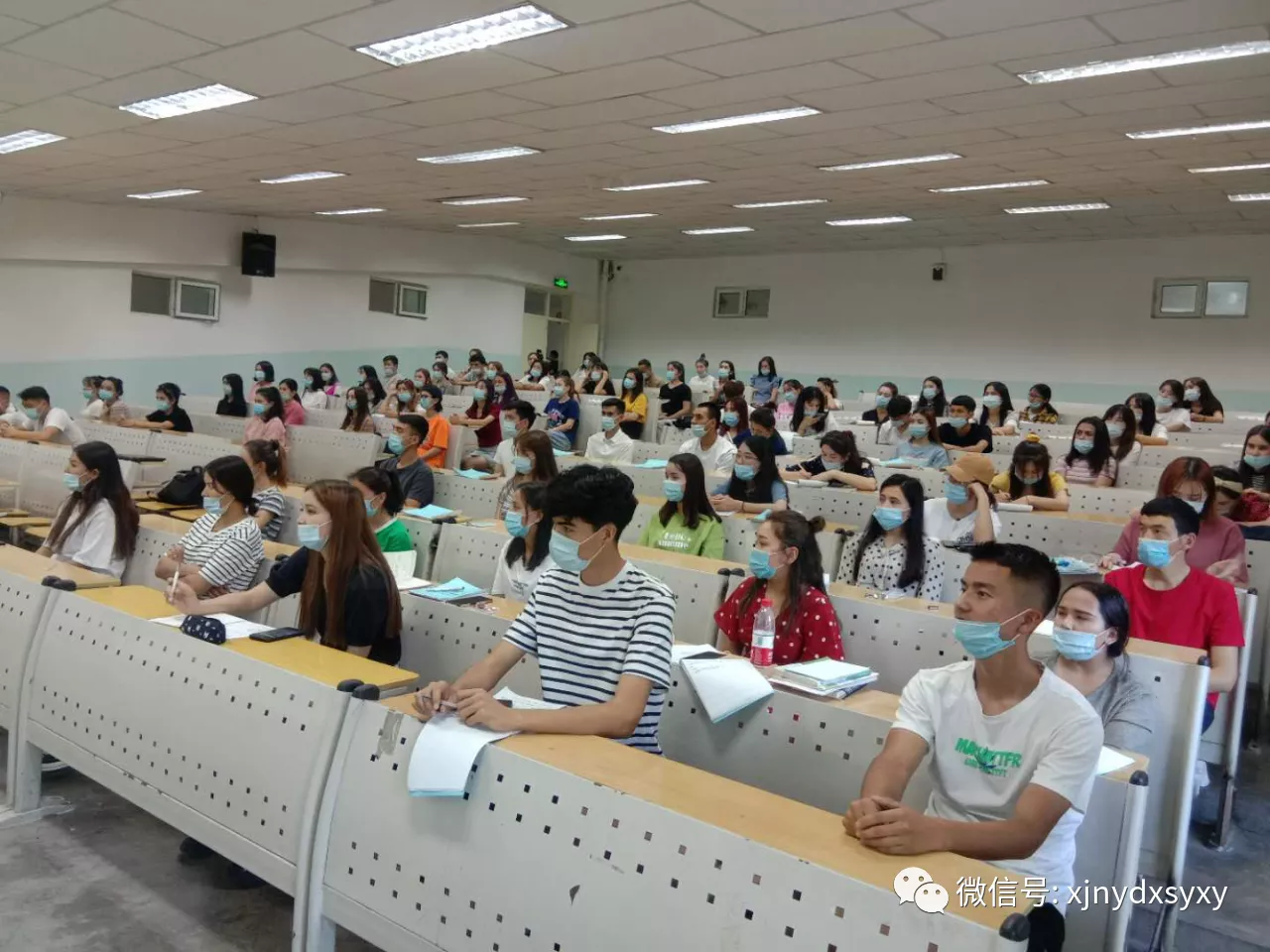 【三进两联一交友】 大学·毕业·工作·考研——食品科学与药学学院开展主题班会